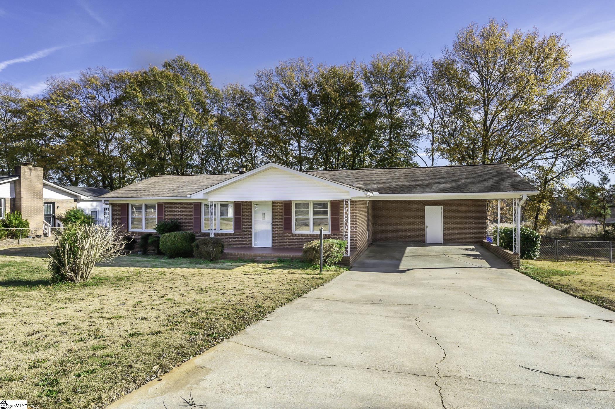 6 Riggs Street, Greenville, SC 29611