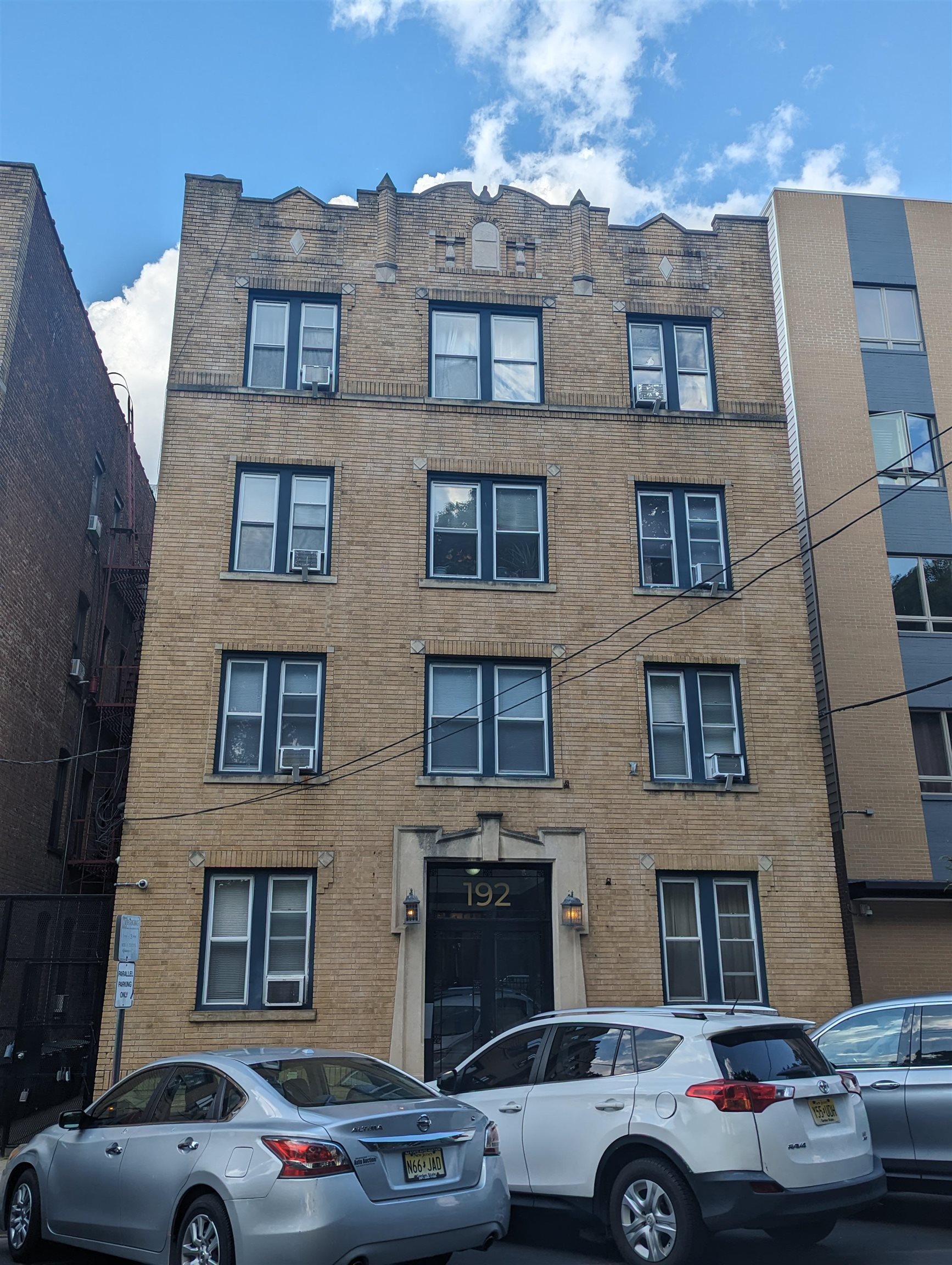 192 KENSINGTON AVE 305, JERSEY CITY, NJ | 250022141 | Douglas Elliman
